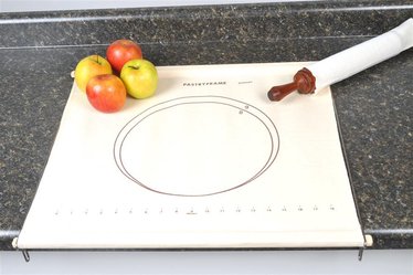 Easy-To-Use Pastry Frame | Lehman's