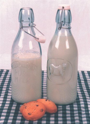 Old-Fashioned Milk Bottles, Storage and Serving - Lehman's