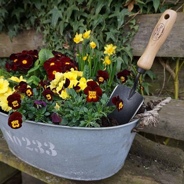 Forged Small Trowel | Lehman's